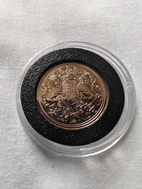Auction ends tonight: 2022 full memorial sovereign - UK (Ungraded ...