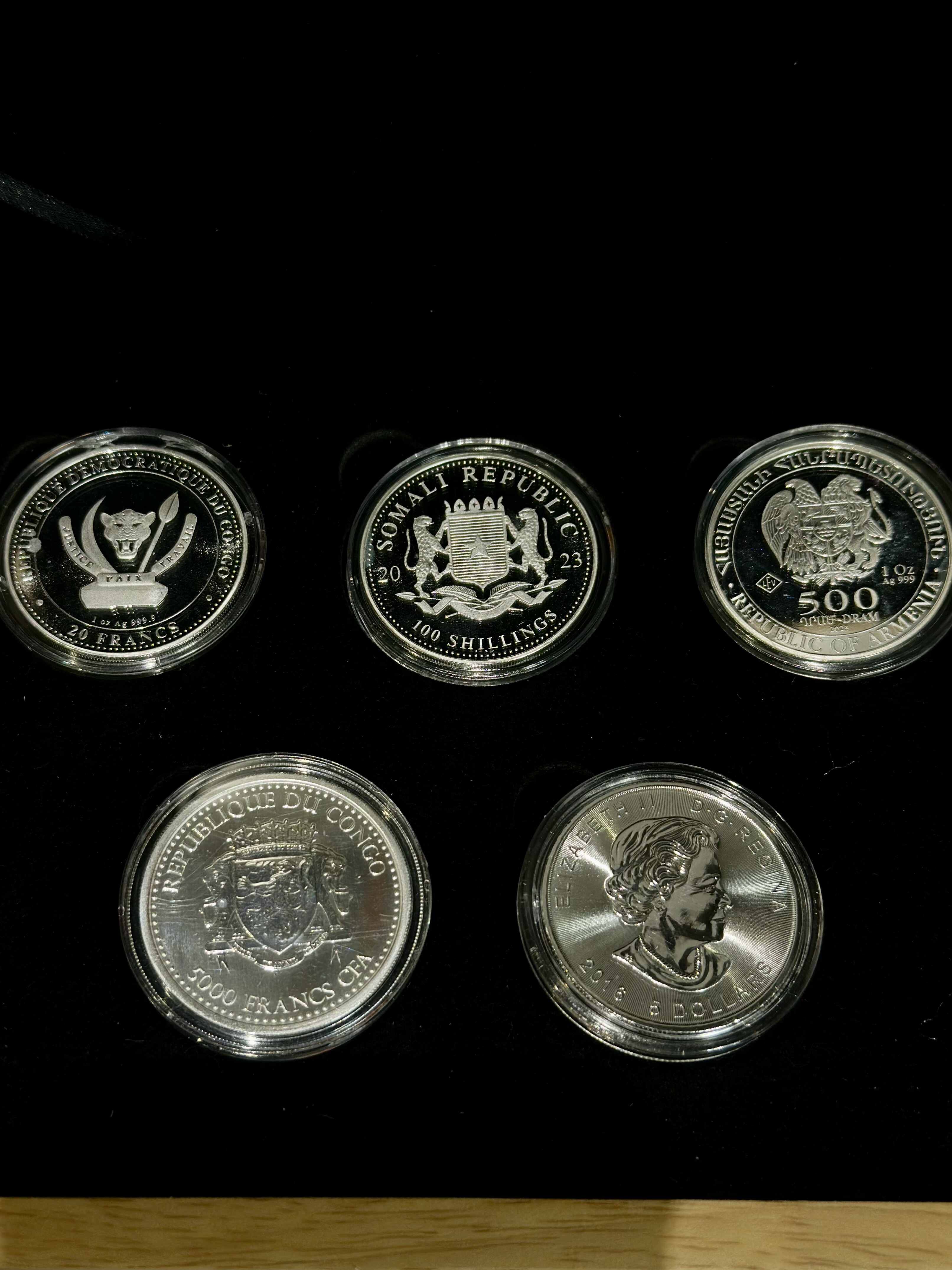 Mixed 1oz silver coins in display case box - UK (Ungraded) - The Silver ...
