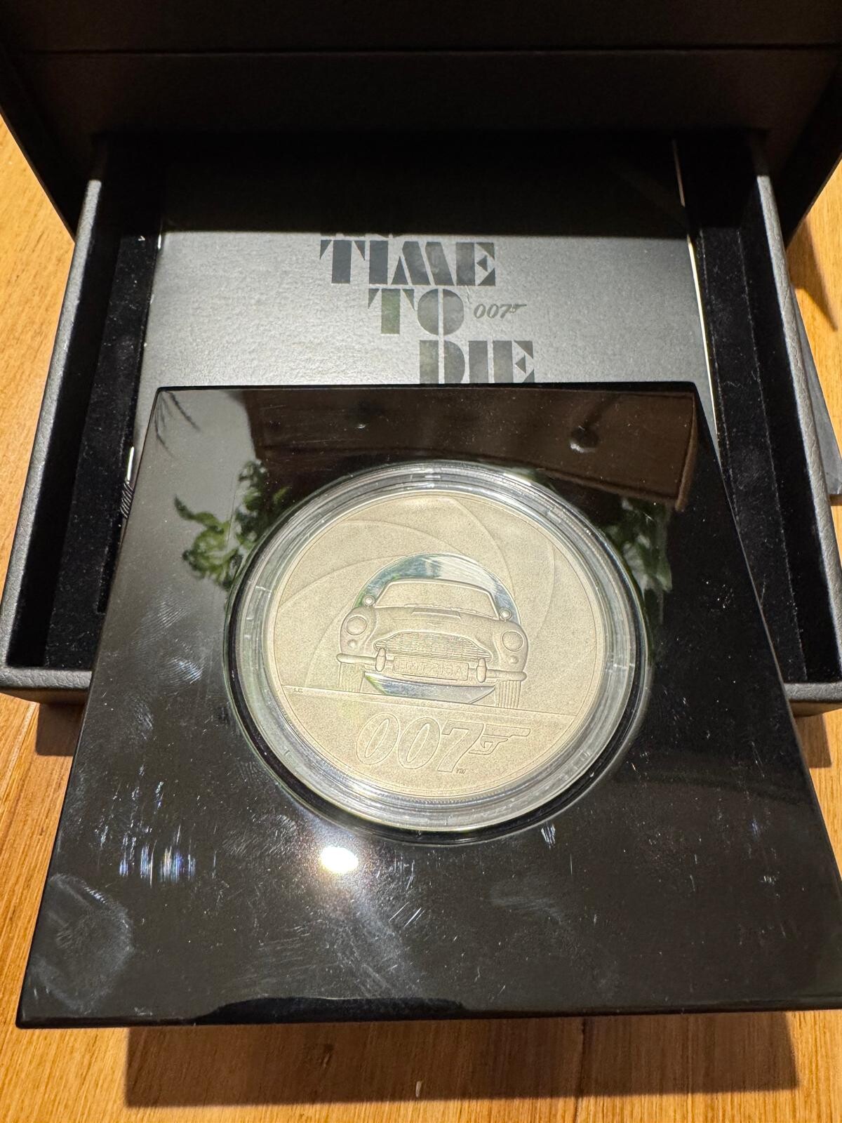 Beautiful and rare 007 two coins set (15oz) - UK (Ungraded) - The ...