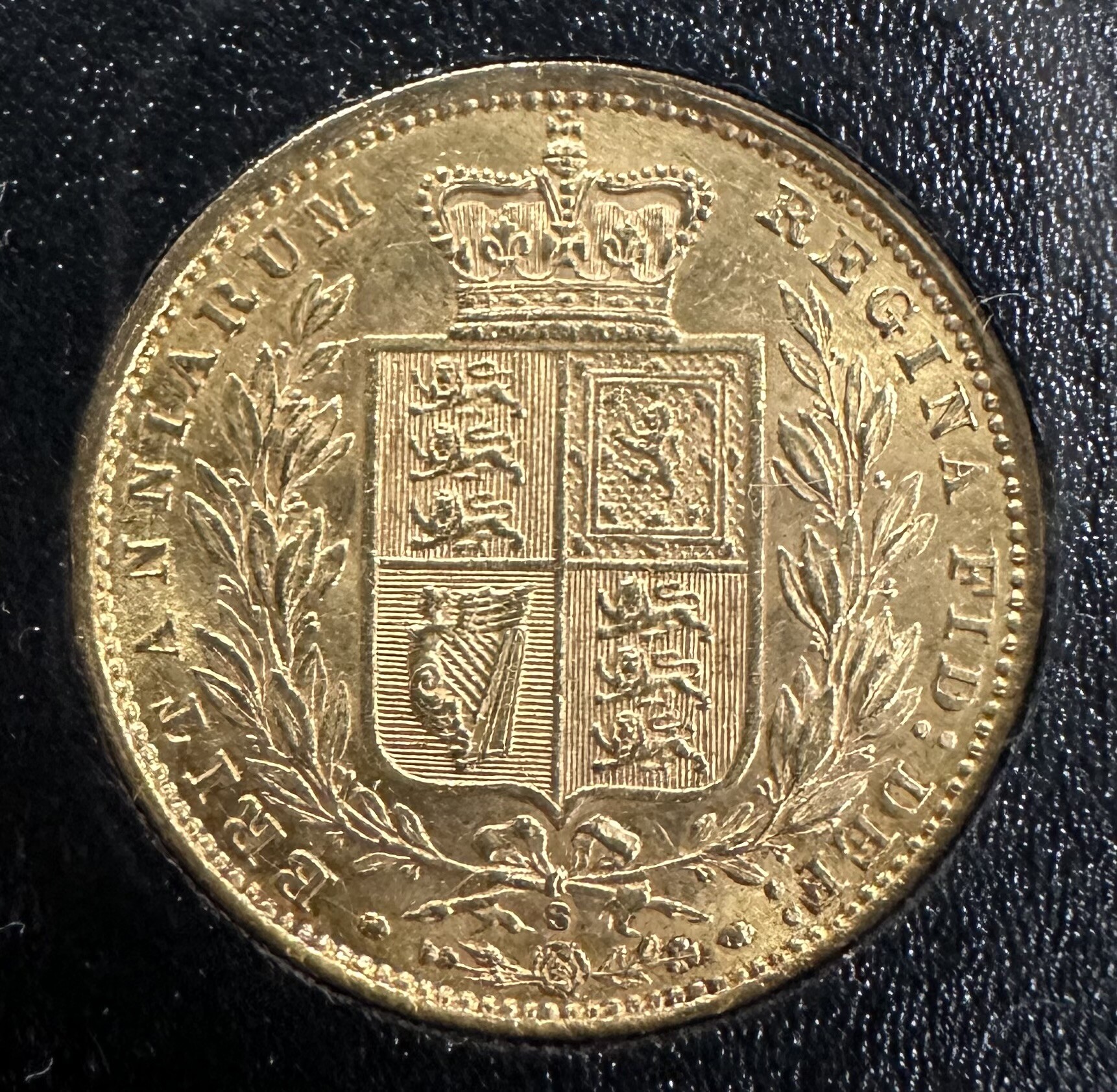1885 Sydney Shield Sovereign - Stunning quality - UK (Ungraded) - The ...
