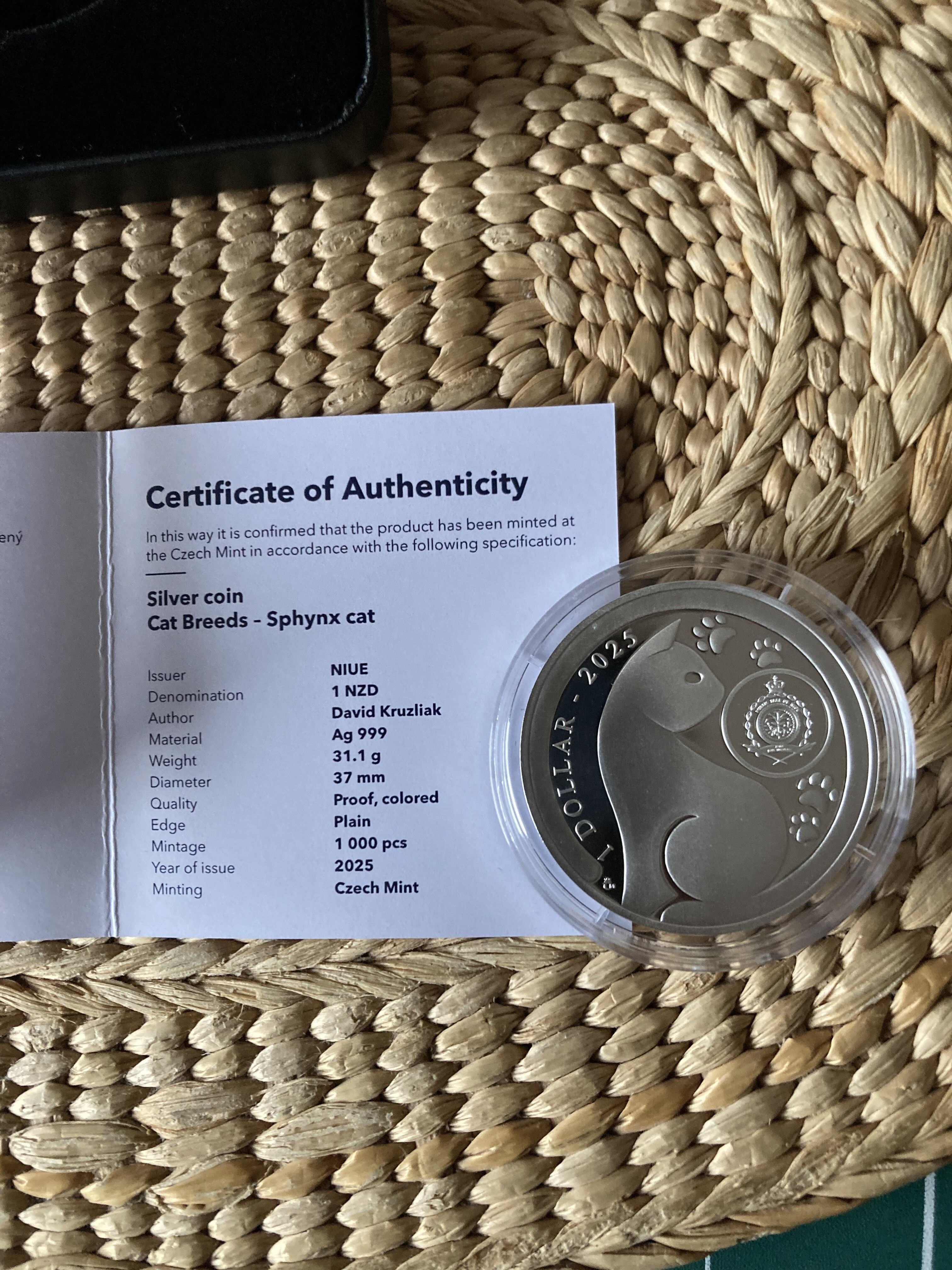 Various Nice unusual coins from Mexico, Tchad and Czech mints, 3x1oz ...