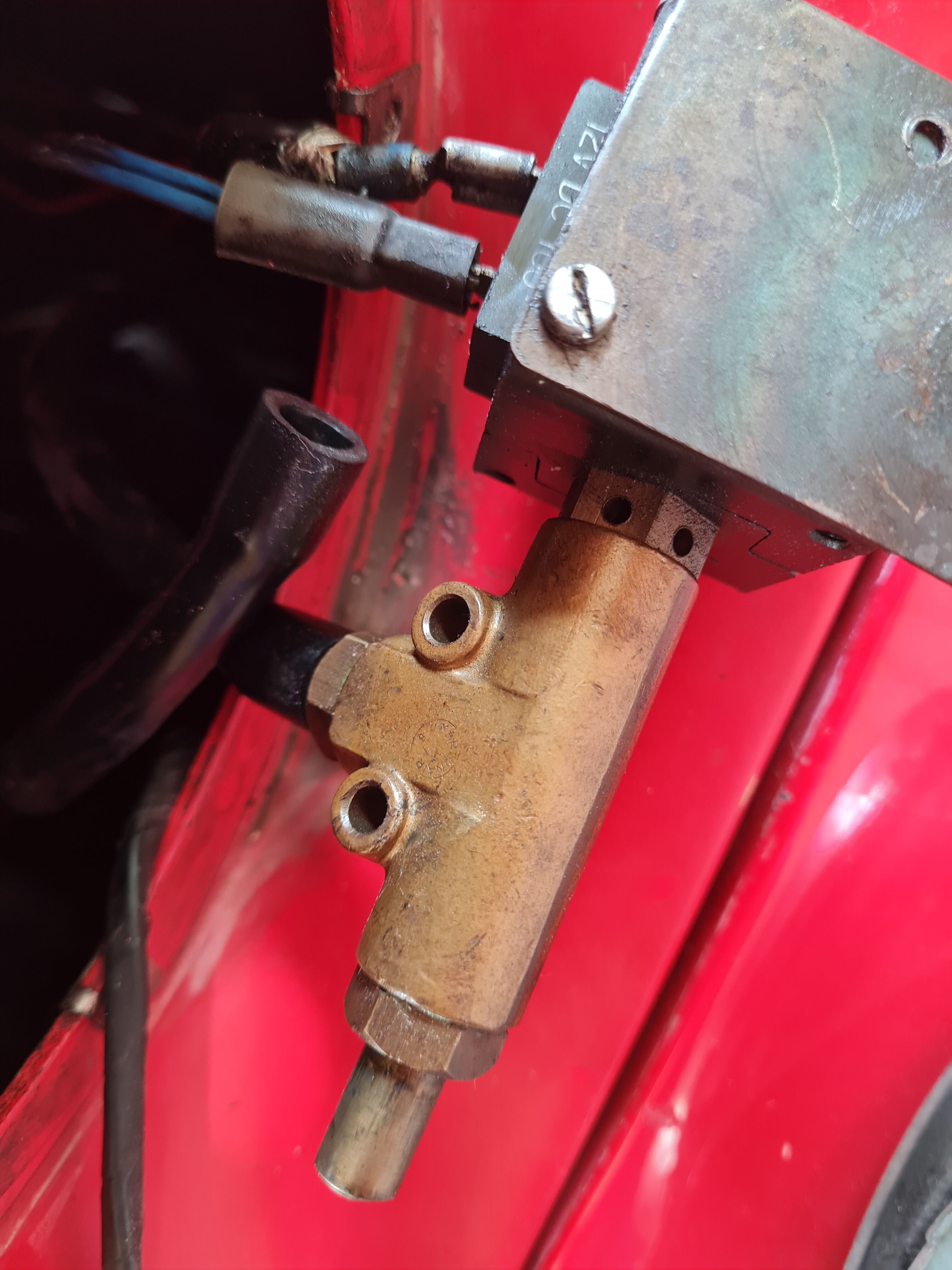 1976 Elite 504 Light Restoration - Projects & Restorations - TLF ...