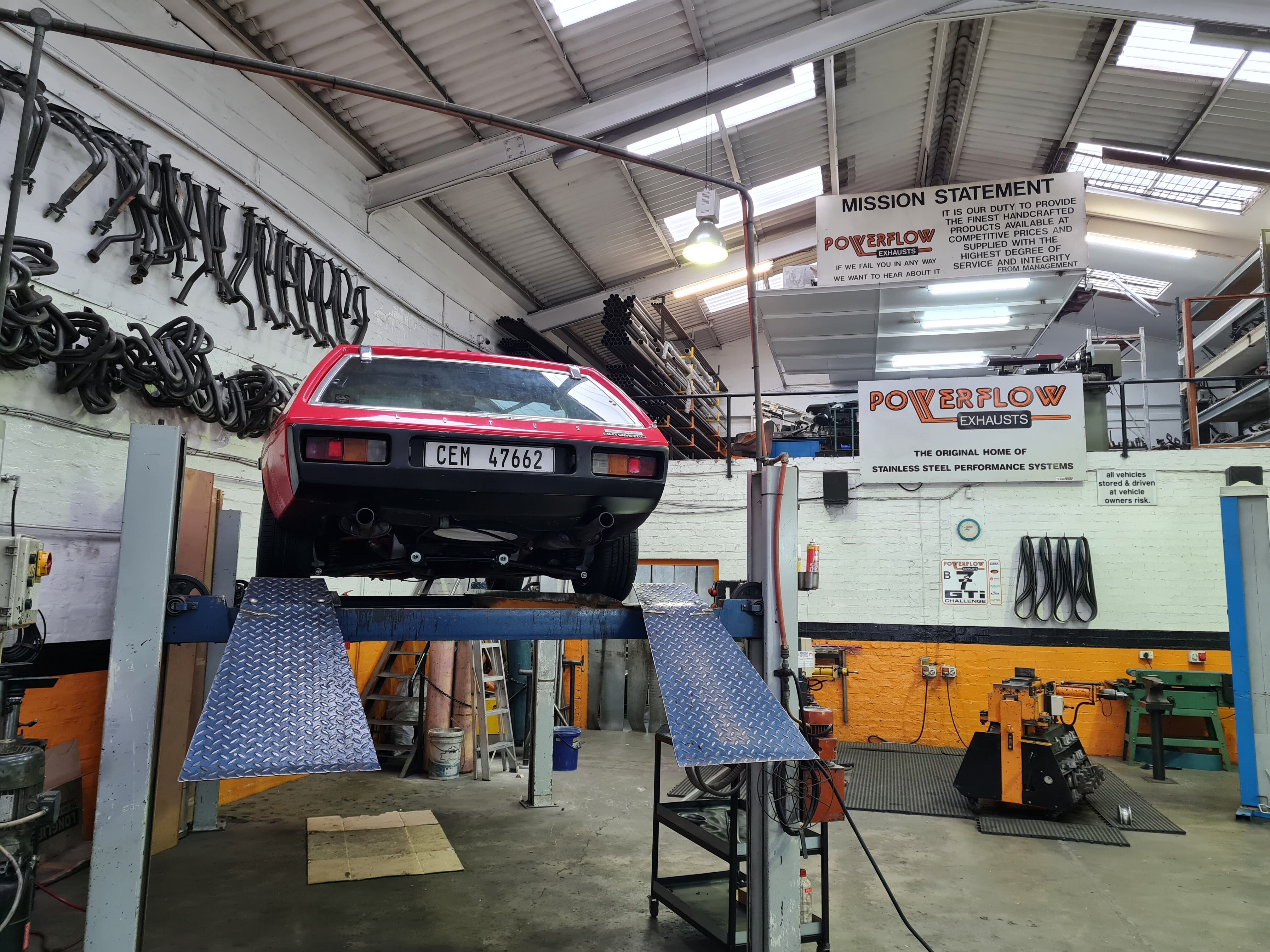 1976 Elite 504 Light Restoration - Projects & Restorations - TLF ...