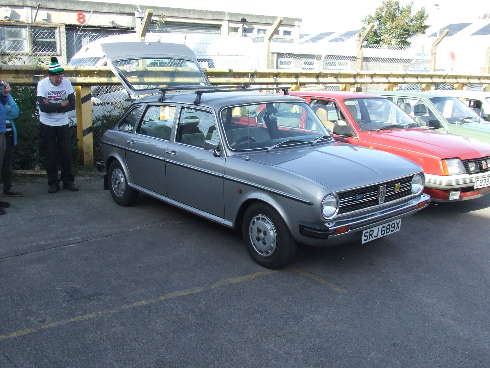 Exeter Marsh Barton Sunday 15th October Classic Vehicle gathering - UK ...
