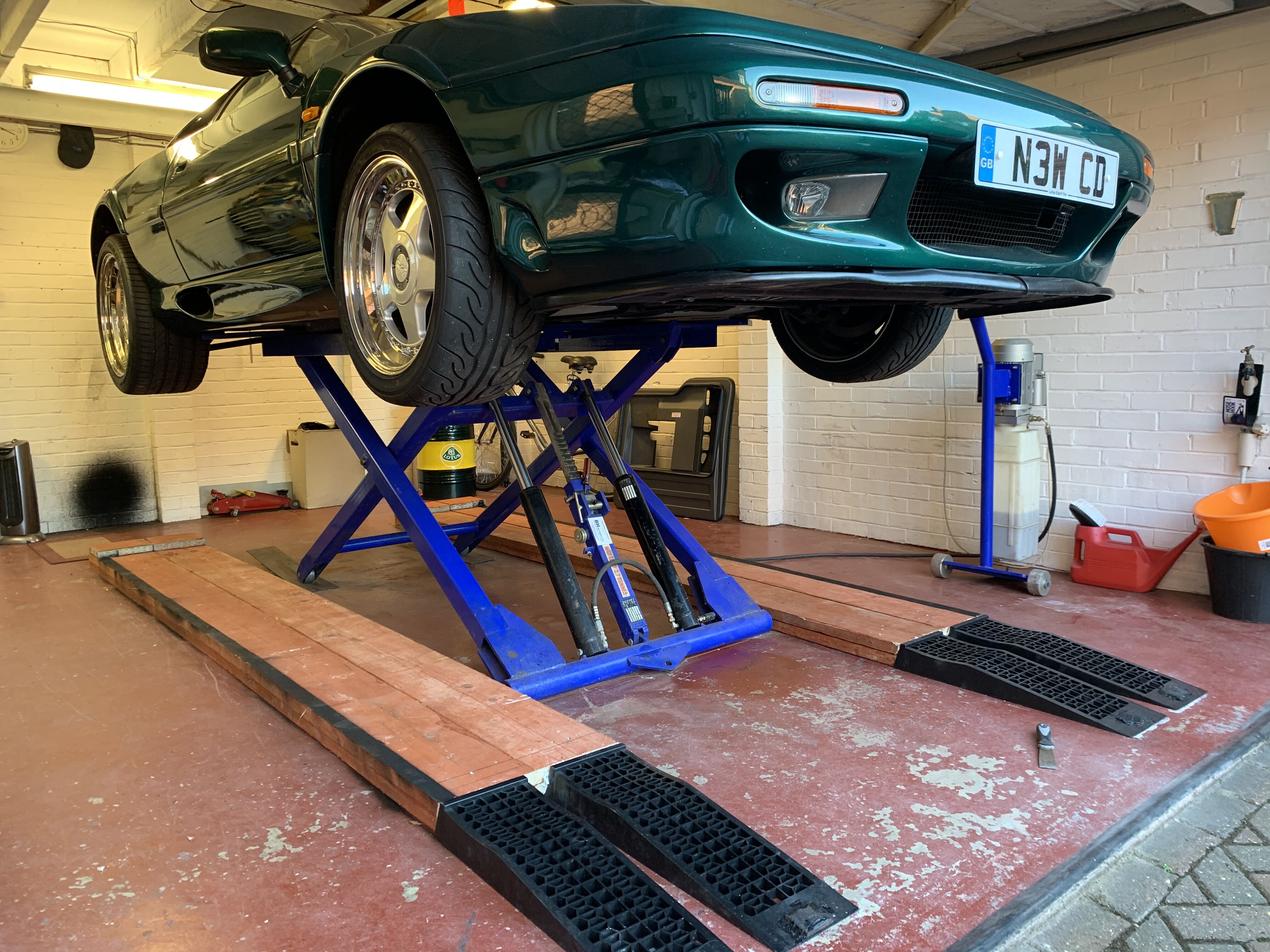 Lifting on a 2 Poster/Scissor Lift - Misc including parts cross ...