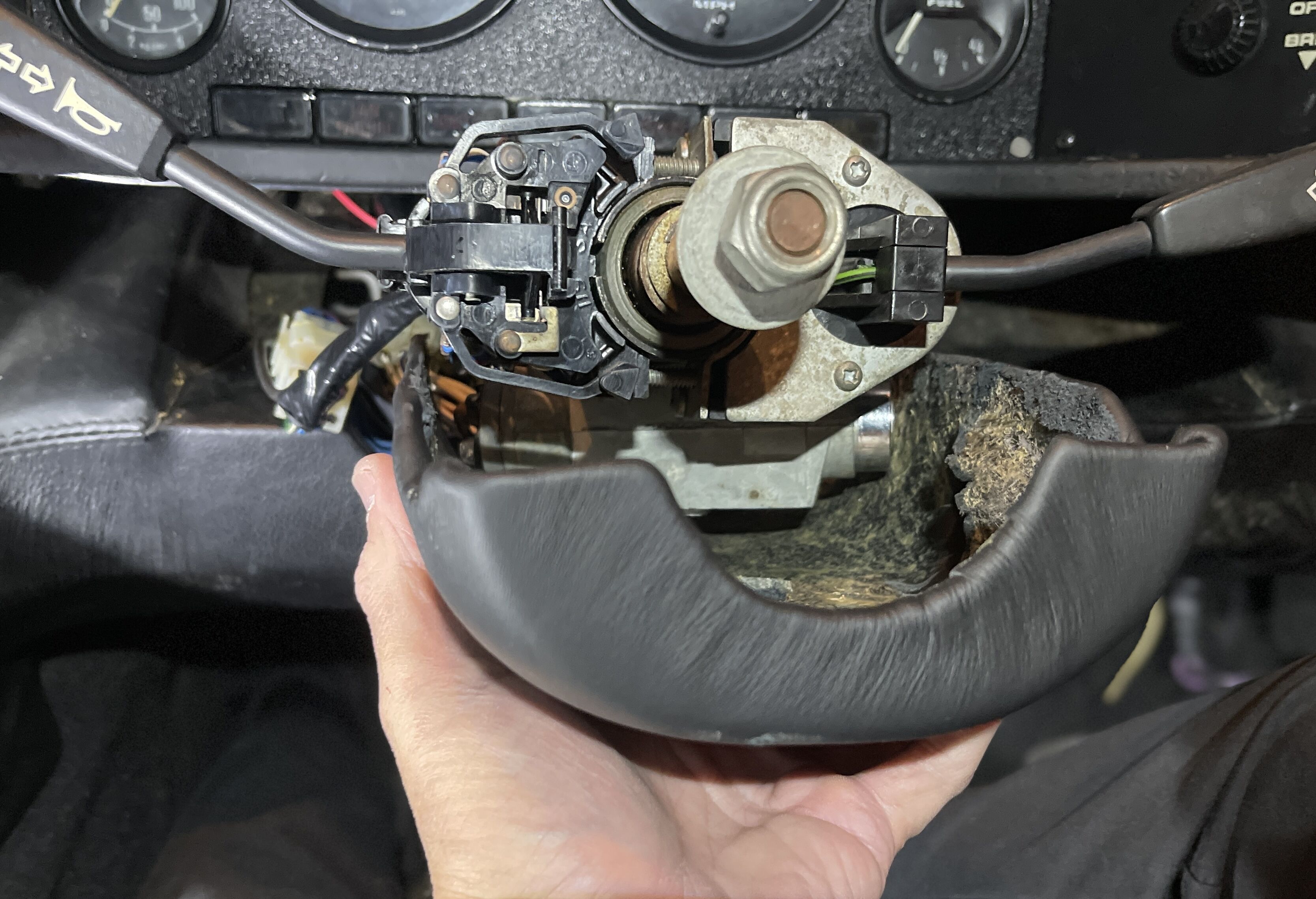 Steering column cowling - Interior/Exterior/Lights/Glass/Alarms/ICE ...