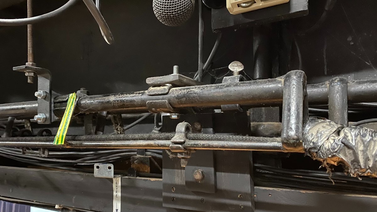 Help Identify Tab Track - Staging & Rigging - Blue Room technical forum