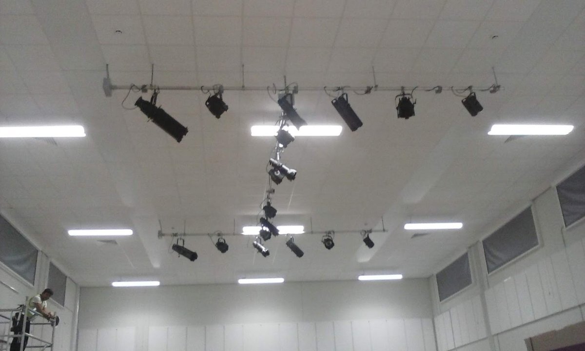 Bar hanging - Staging & Rigging - Blue Room technical forum