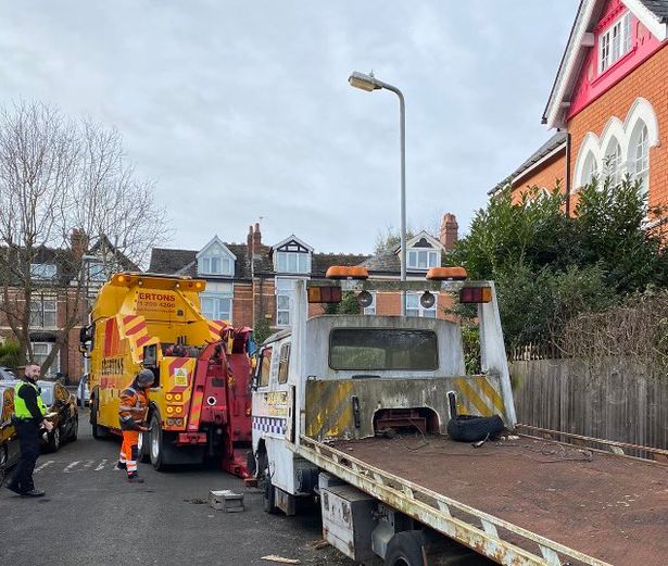 Rusty tow truck left rotting - United Kingdom - TowForce.net