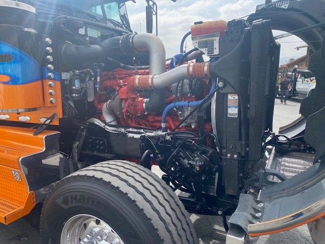 2018 Peterbuilt Model 389 With 59,600 Miles and a 75 Ton Miller Rotator ...