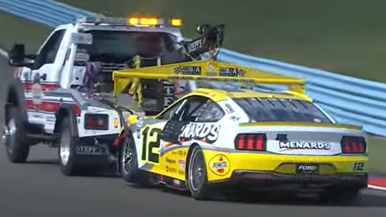 Nascar Fans: Tow Truck Rule Eliminates Team! - The Finish Line ...