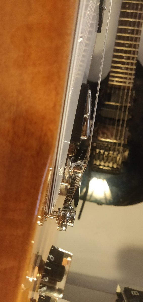 Explorer Bridge Pickup Slanted? - Gibson USA - Gibson Brands Forums
