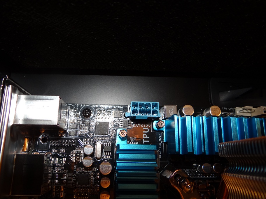 TX 650 EATX 8 pin vs. 2x4 pin connector - Power Supplies - Corsair ...