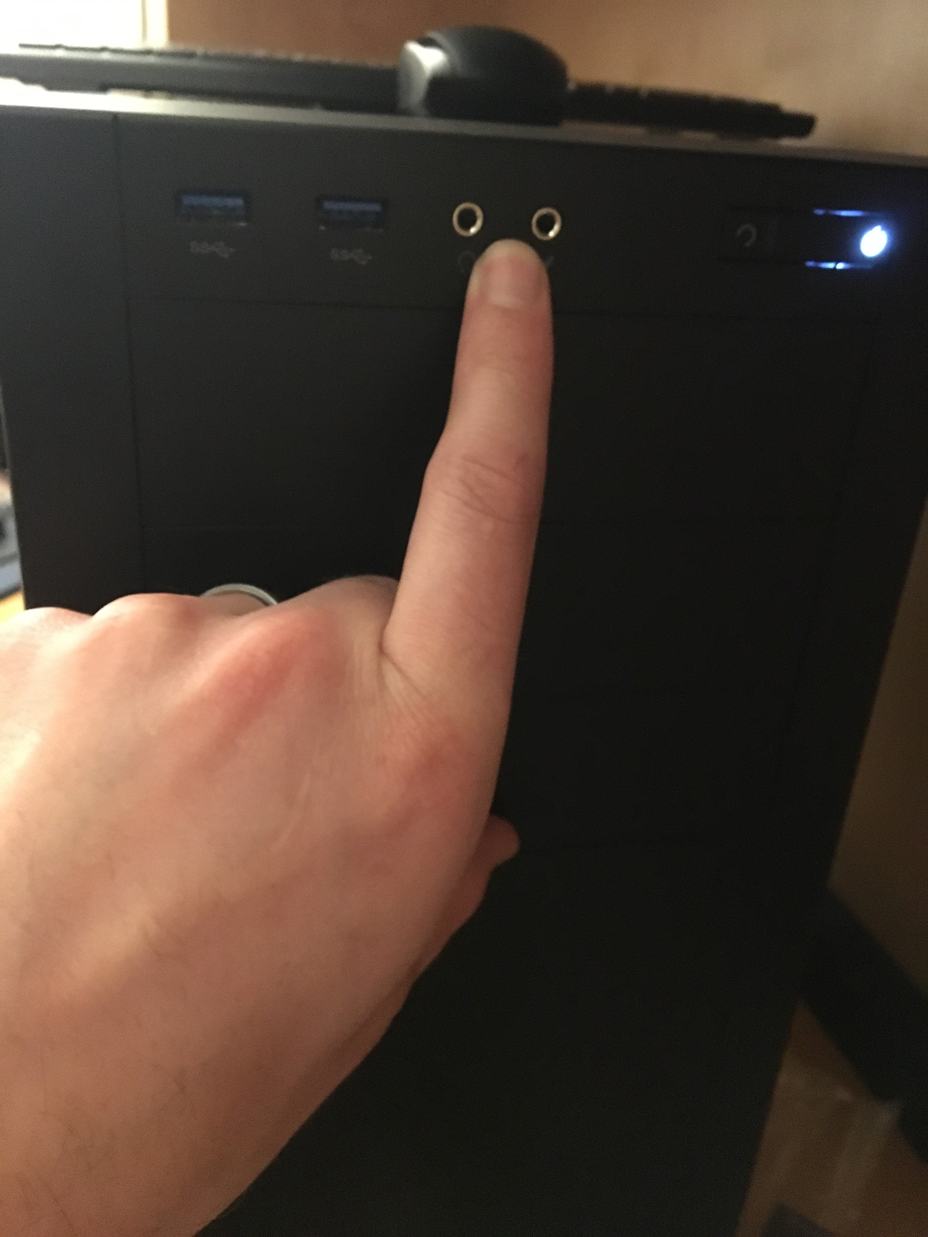 Carbide 200R half of front connector panel triggers power switch ...