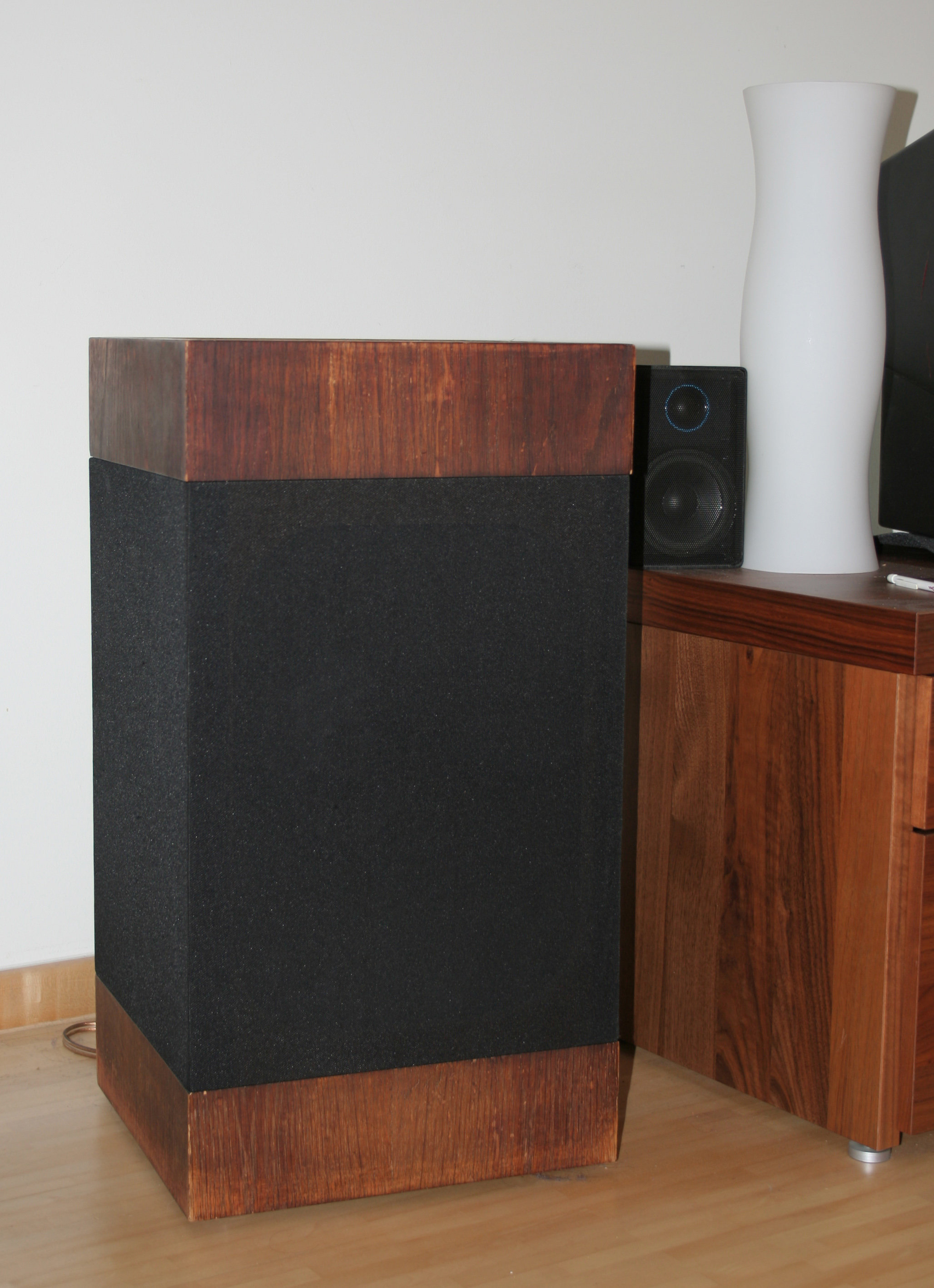 Classic KLH Model History - KLH - The Classic Speaker Pages Discussion ...