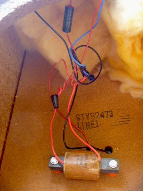 KLH Model Thirty-Two Loudspeaker - KLH - The Classic Speaker Pages ...