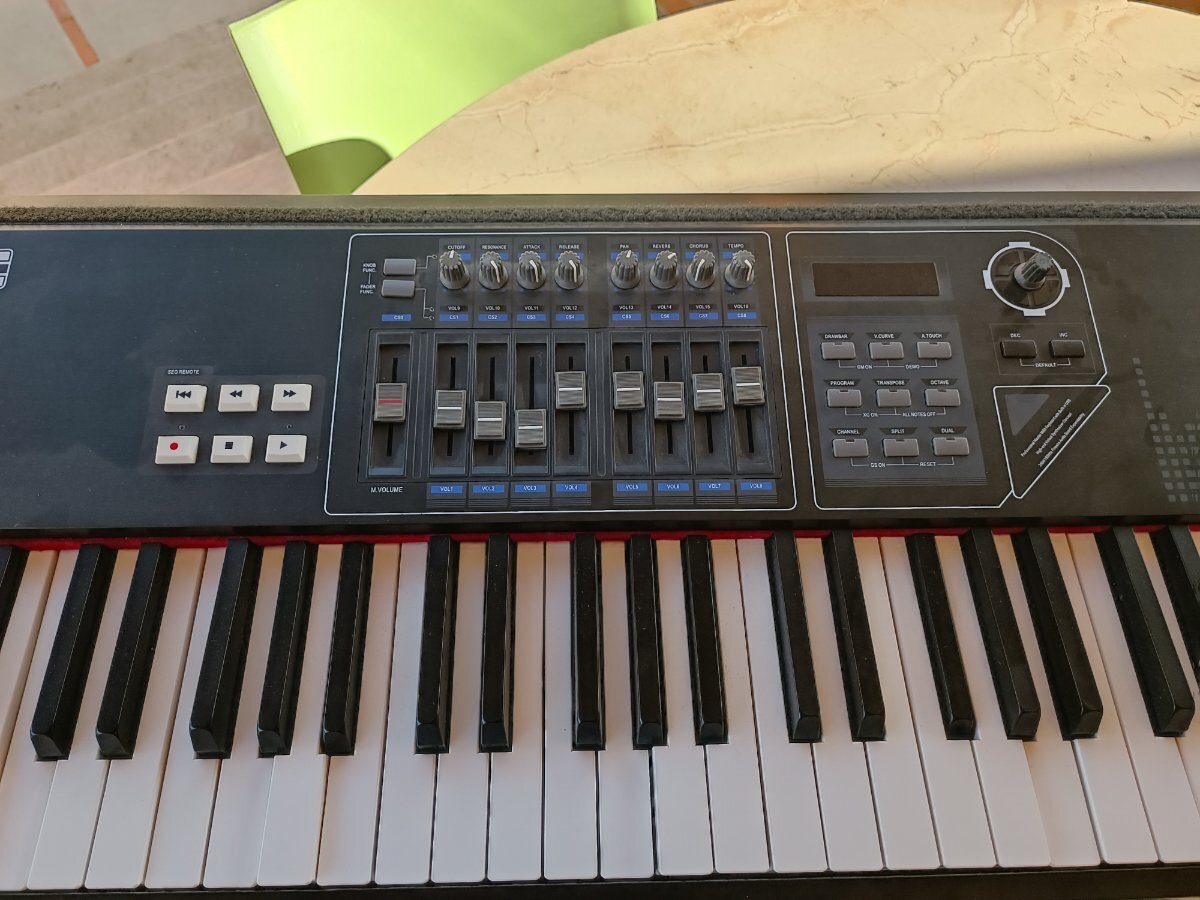 CME UF8 (88-keys MIDI controller) repair - Repairs and Mods - Music ...