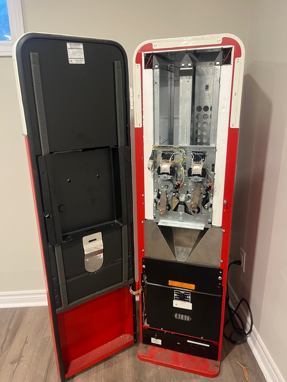 Wurlitzer W64 Nostalgic Coke Machine - Vendo - Beverage and Food ...
