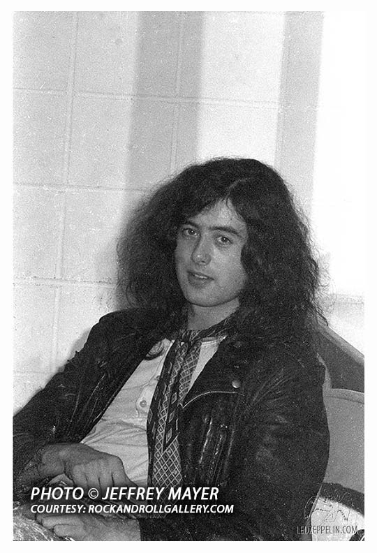 Singer Bowl 7-13-69 Backstage - rare photos - Photos - Led Zeppelin ...