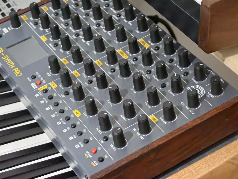 MFB Synth Pro v4 - Szintetizátor - Ménemszól.hu