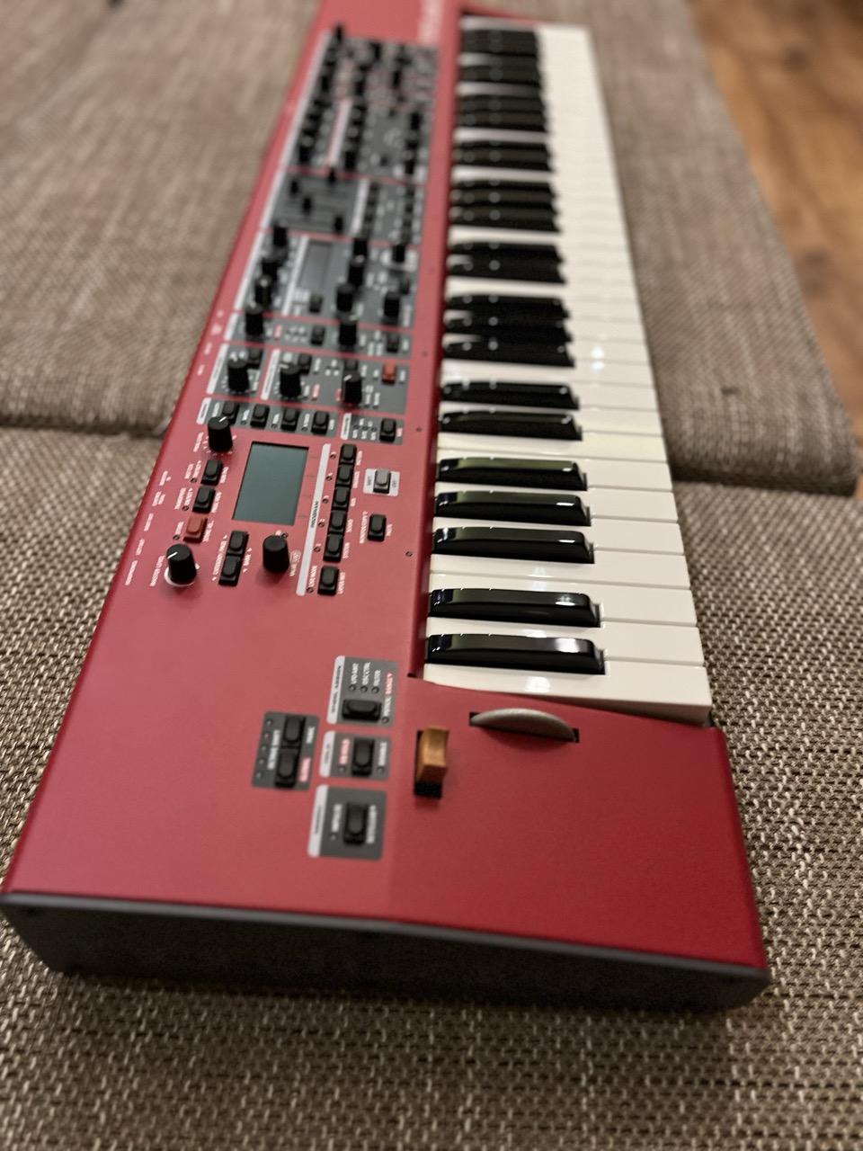 NORD WAVE 2 VS MOGG LITTLE PHATTY - Szintetizátor - Ménemszól.hu