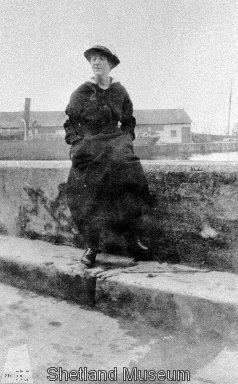 Old Naval Uniform - Uniforms,Cap Badges and Insignia - The Great War ...