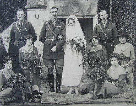Interesting wedding photographs - Air personnel and the war in the air ...