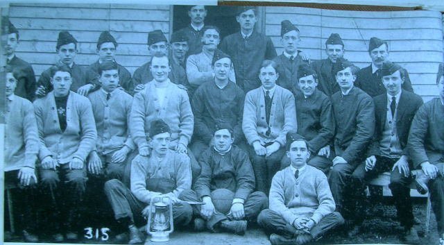 Manchester Pals - Uniforms,Cap Badges and Insignia - The Great War ...
