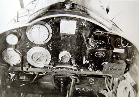 Cockpit Photo - RE8 - Air personnel and the war in the air - The Great ...