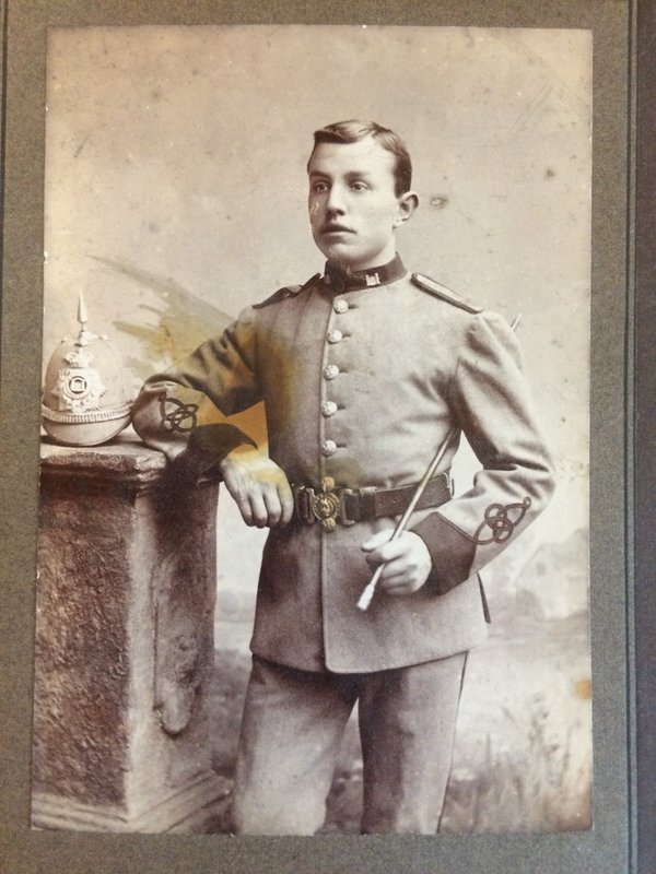 Suffolk Regiment - Uniforms,Cap Badges and Insignia - The Great War ...