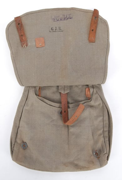 Dating unmarked German Breadbag, strap and canteen - Other Equipment ...