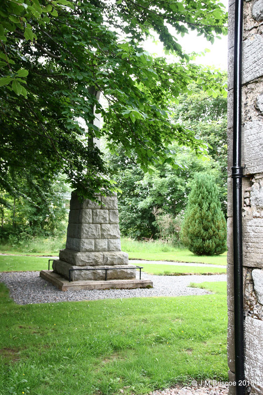 Kirkhill / Wardlaw Parish War Memorial - Cemeteries and memorials - The ...