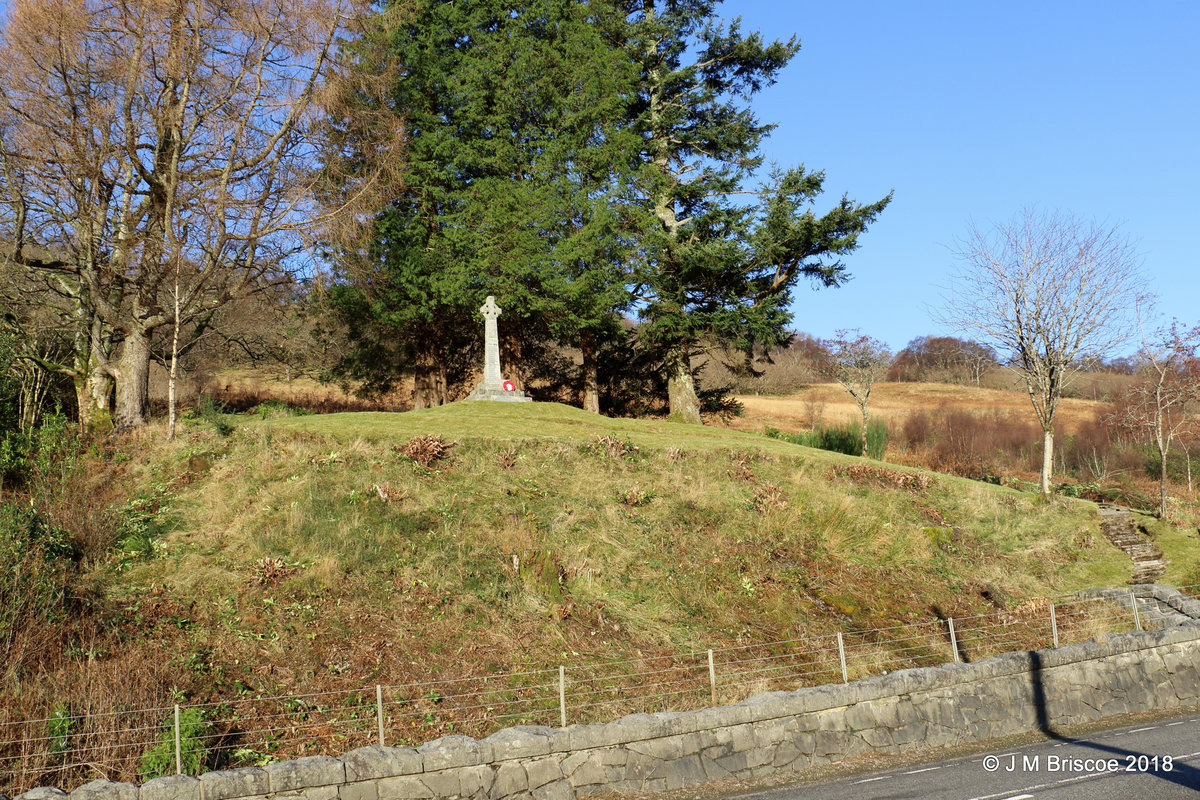 Duror and Kentallen War Memorial, Duror - Cemeteries and memorials ...