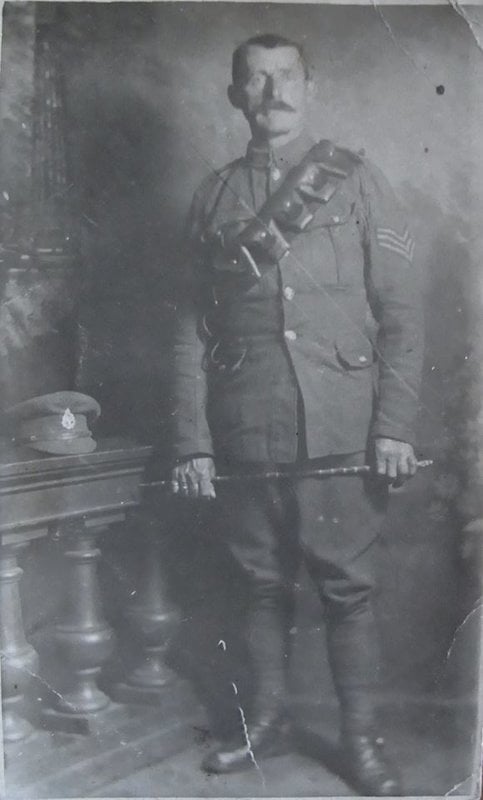 Sgt Robert Currie - Uniforms,Cap Badges and Insignia - The Great War ...