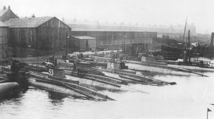 Photos of Crew of submarines C37 in 1911 and C23 in 1914 - Sailors ...