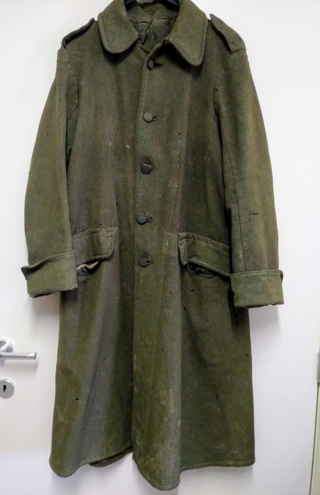 Greatcoat attic find - Uniforms,Cap Badges and Insignia - The Great War ...