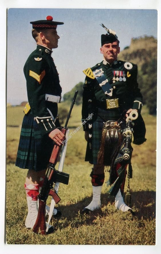Is this Queen's Own Cameron Highlander uniform? - Uniforms,Cap Badges ...