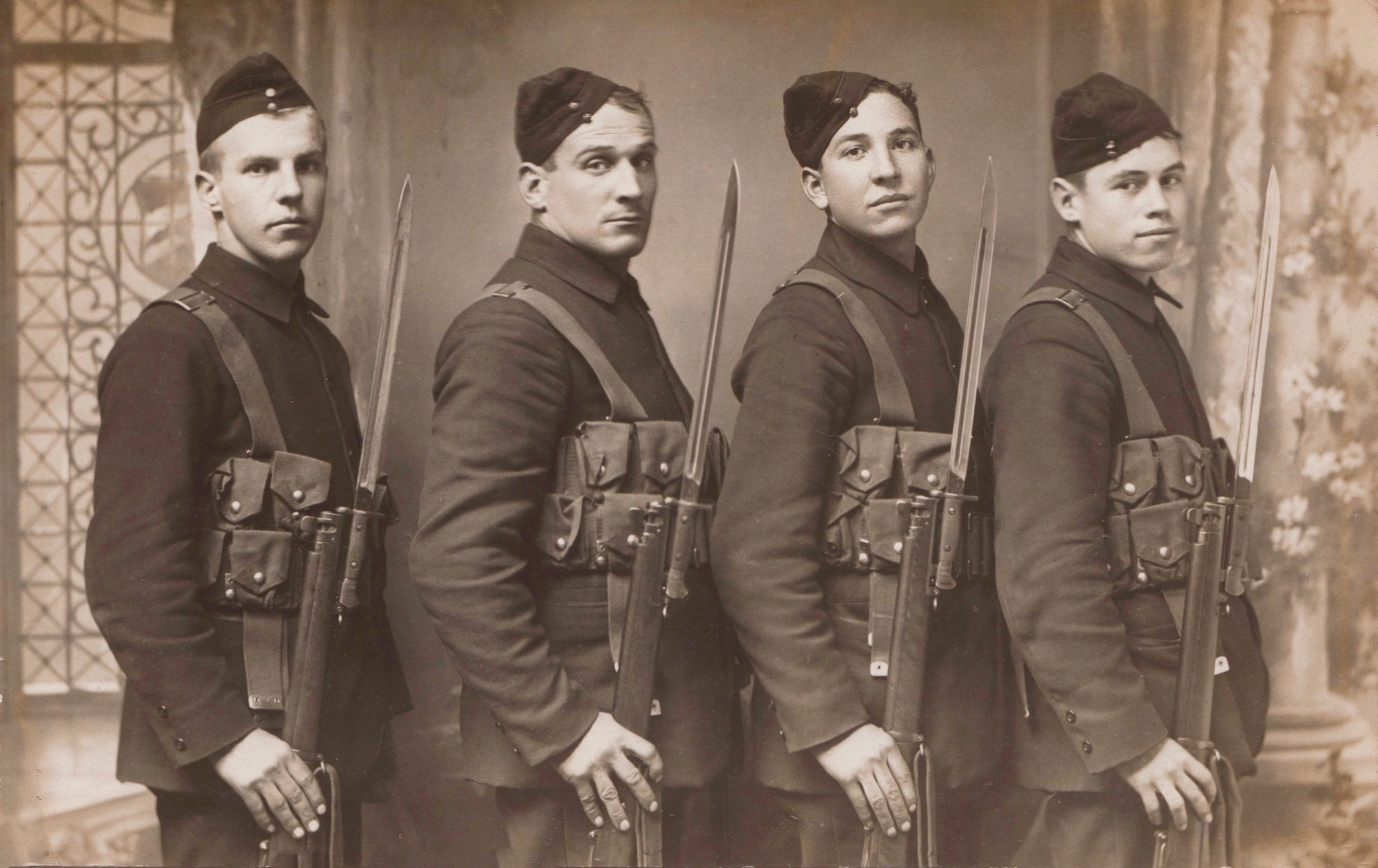 Kitchener’s Boys - ‘England’s last hope’ - Uniforms,Cap Badges and ...
