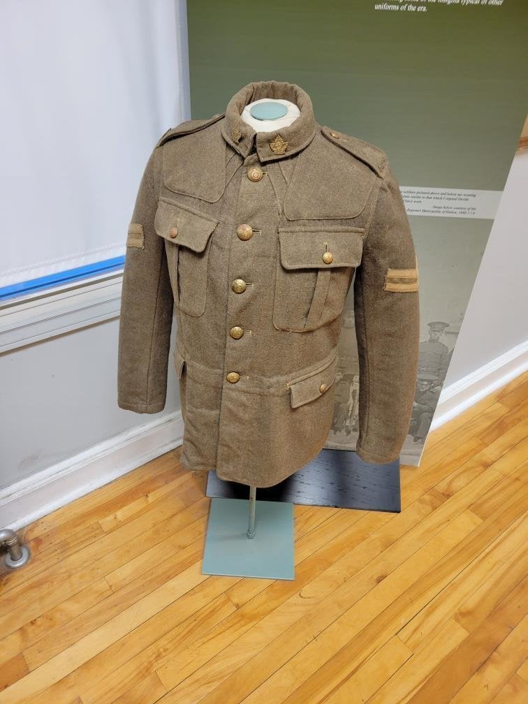 Canada WWI - Uniforms,Cap Badges and Insignia - The Great War (1914 ...
