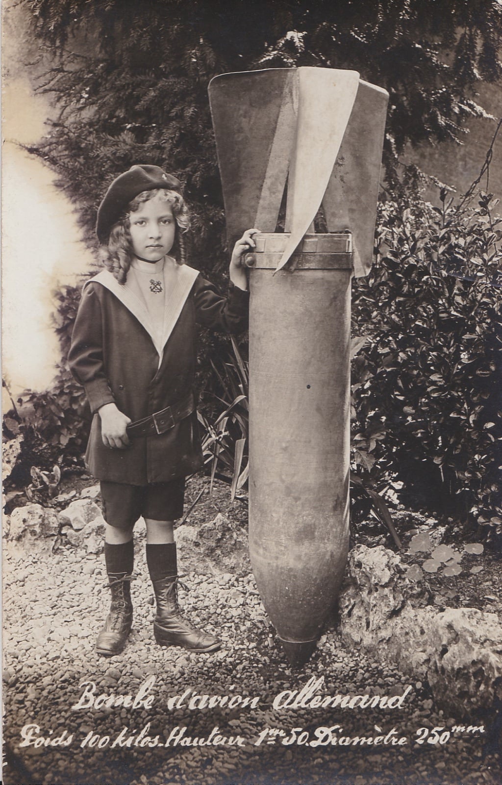 German Bombs carried by Gothas, Giants and Zepplins - Air personnel and ...