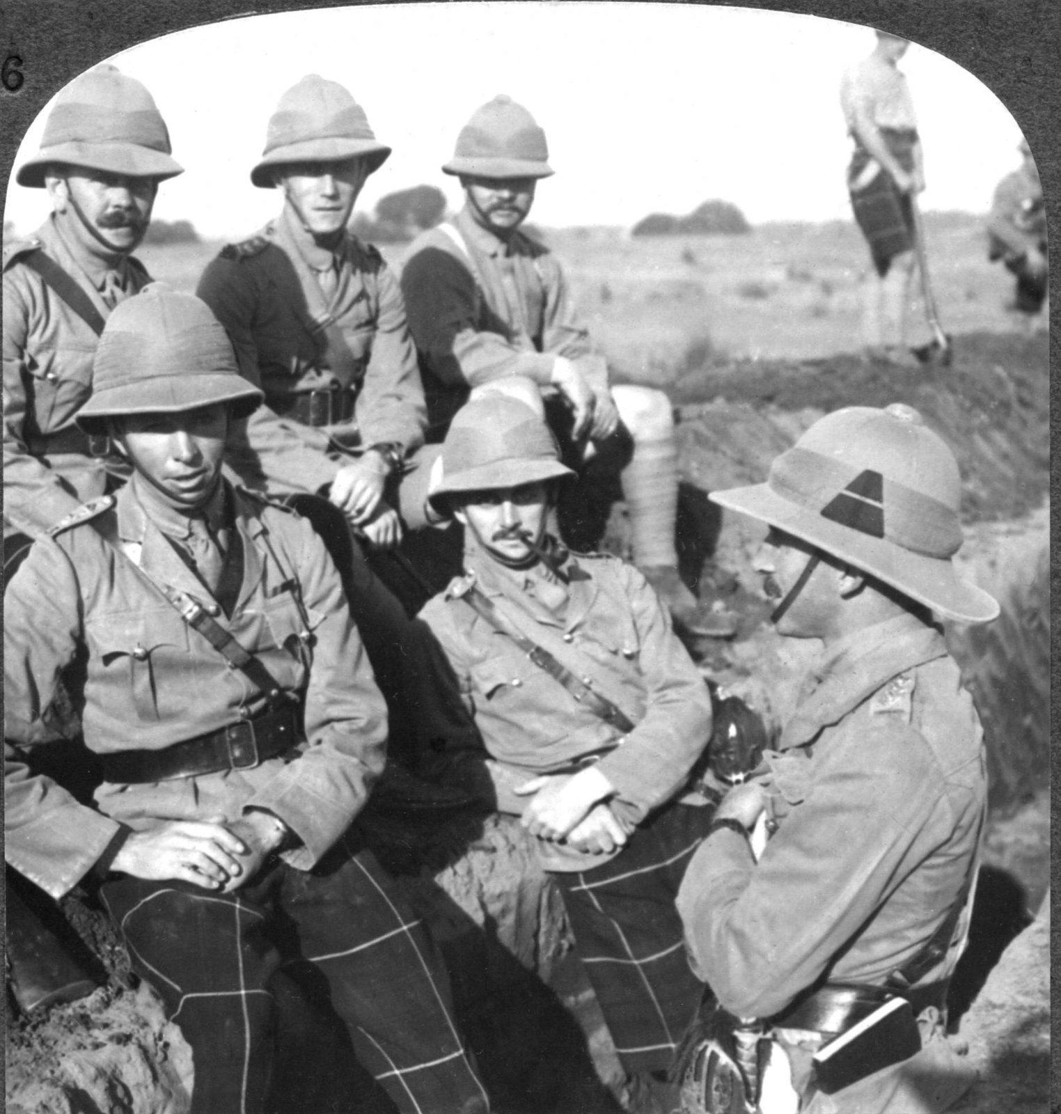 Pith Helmet Badge - Regiment ID? - Uniforms,Cap Badges and Insignia ...