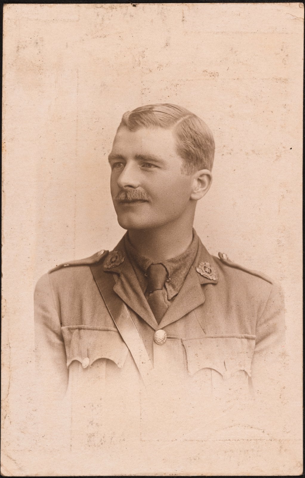 Suffolk Regiment - Uniforms,Cap Badges and Insignia - The Great War ...