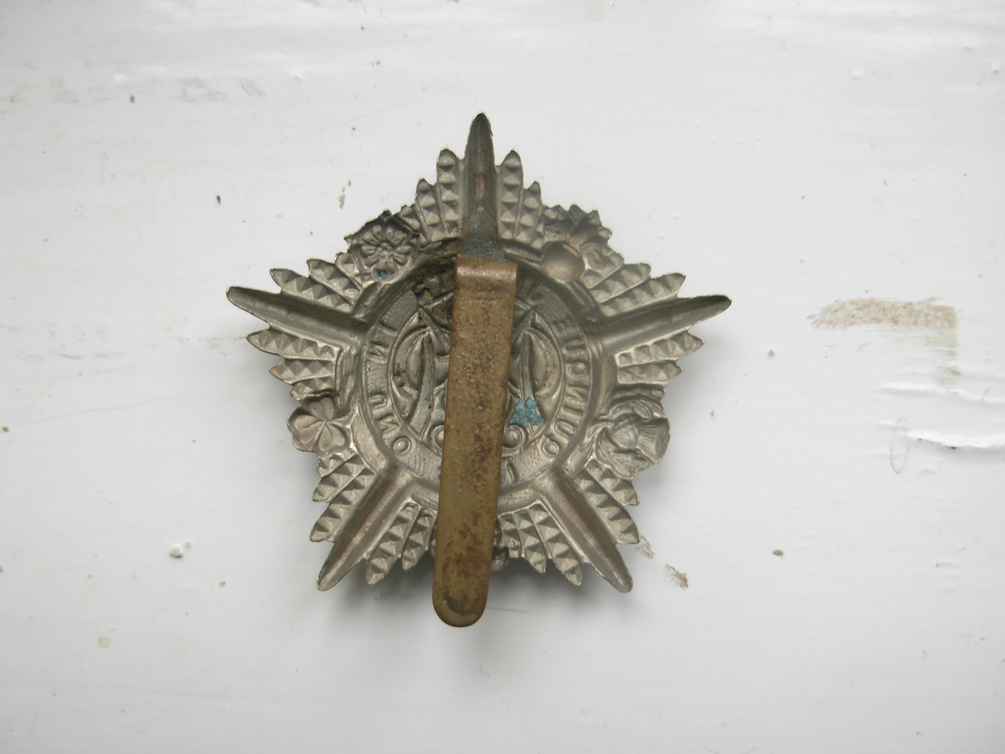 Machine Gun Guards cap badge - Uniforms,Cap Badges and Insignia - The ...