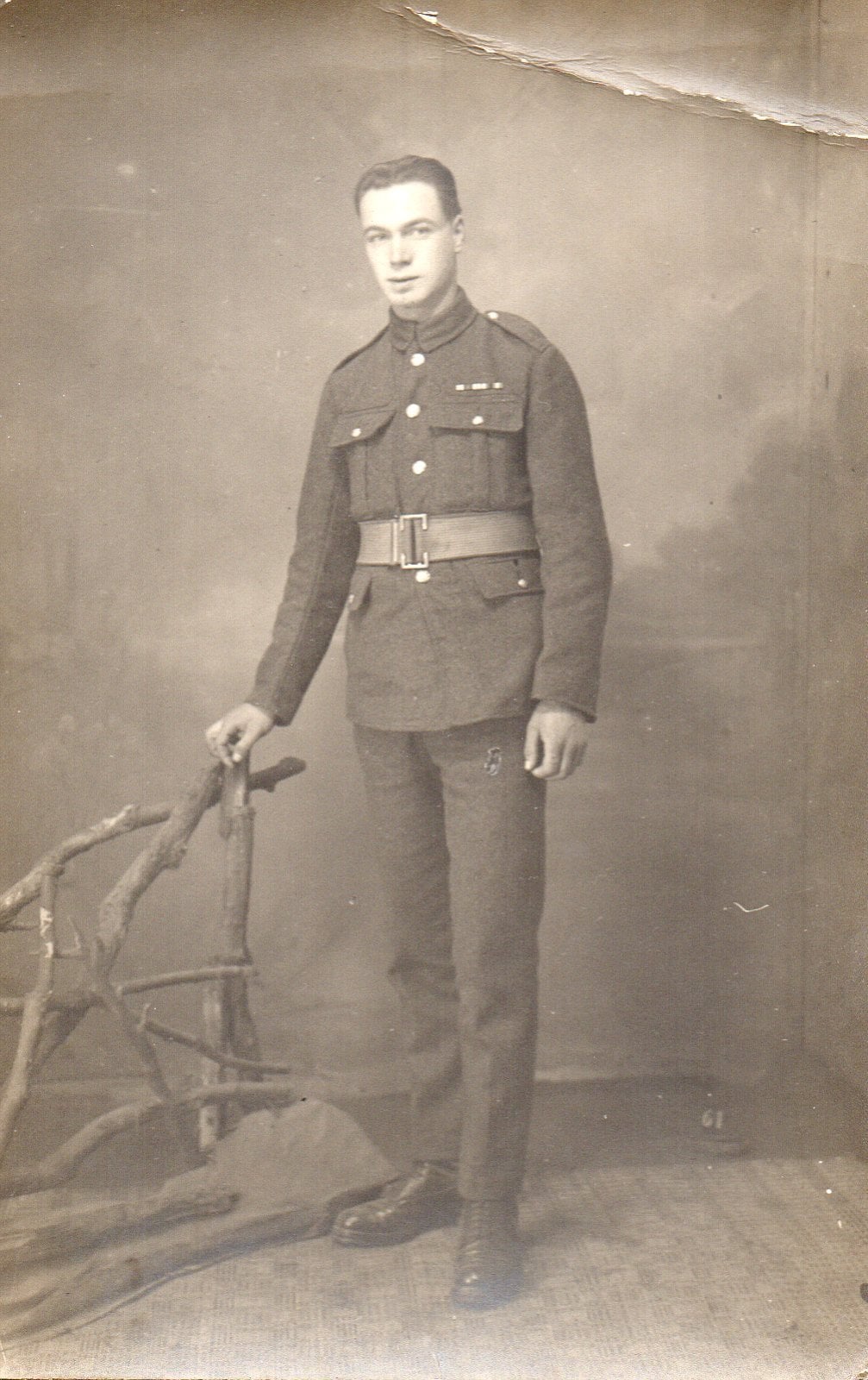 Standard uniform? - Uniforms,Cap Badges and Insignia - The Great War ...
