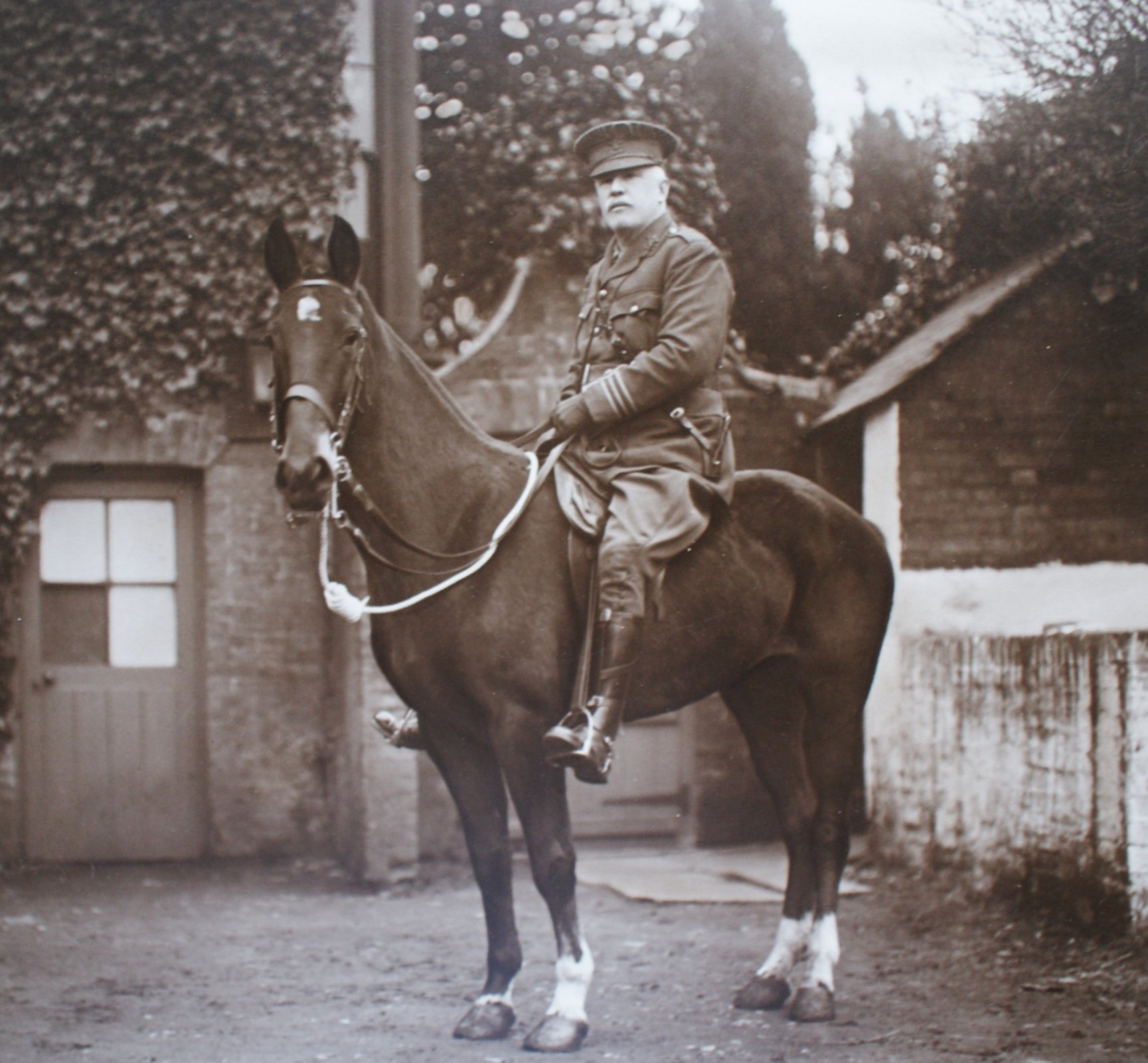senior welsh officers group - Uniforms,Cap Badges and Insignia - The ...