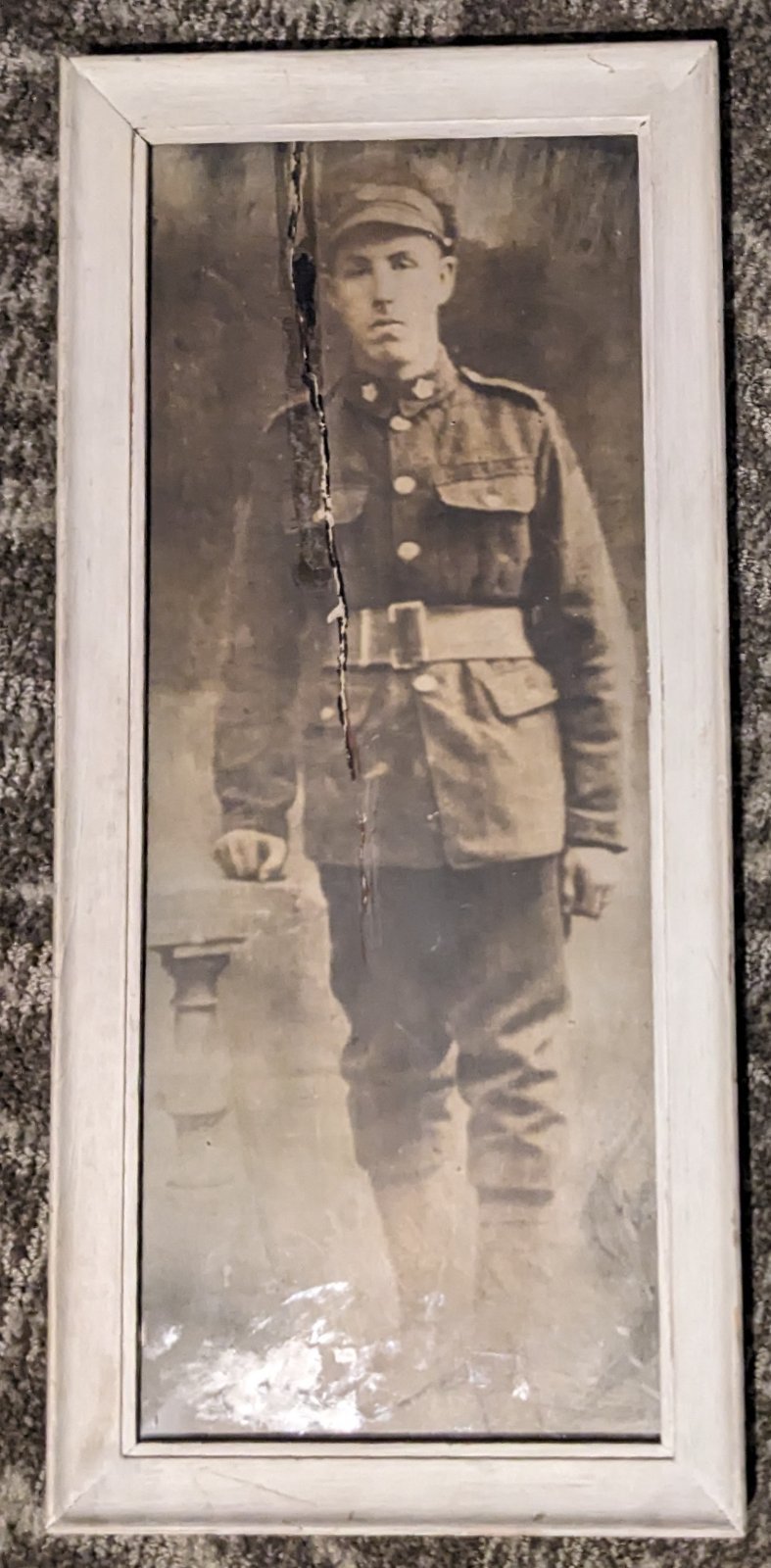 Need help identifying Canadian(?) Soldier's last name and regiment ...