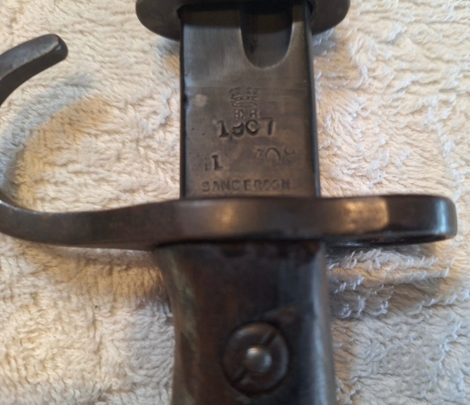 Hooked Quillion Refurbished in 1955 - Arms and other weapons - The ...