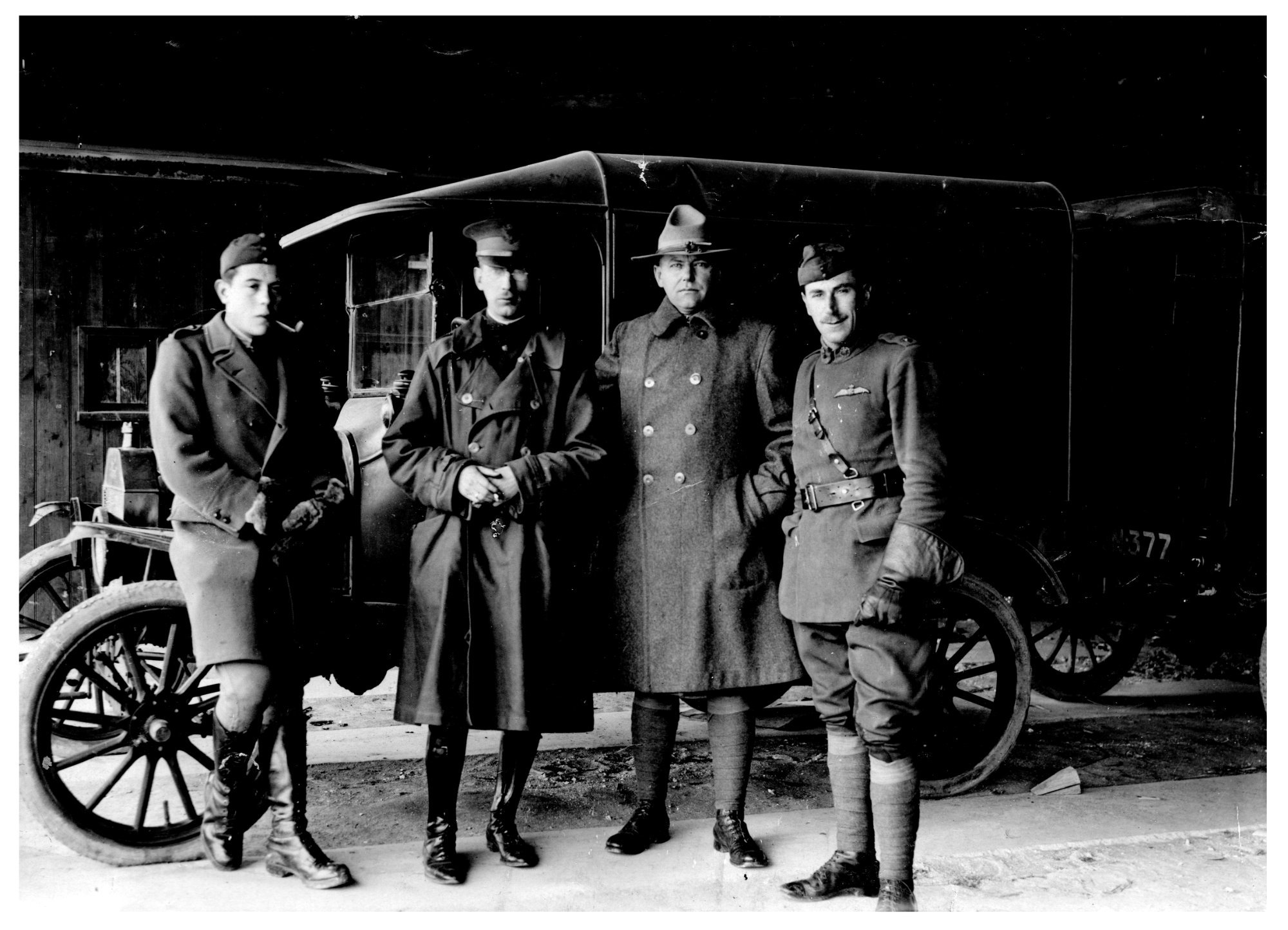 Ambulance make and model? - Other Equipment - The Great War (1914-1918 ...