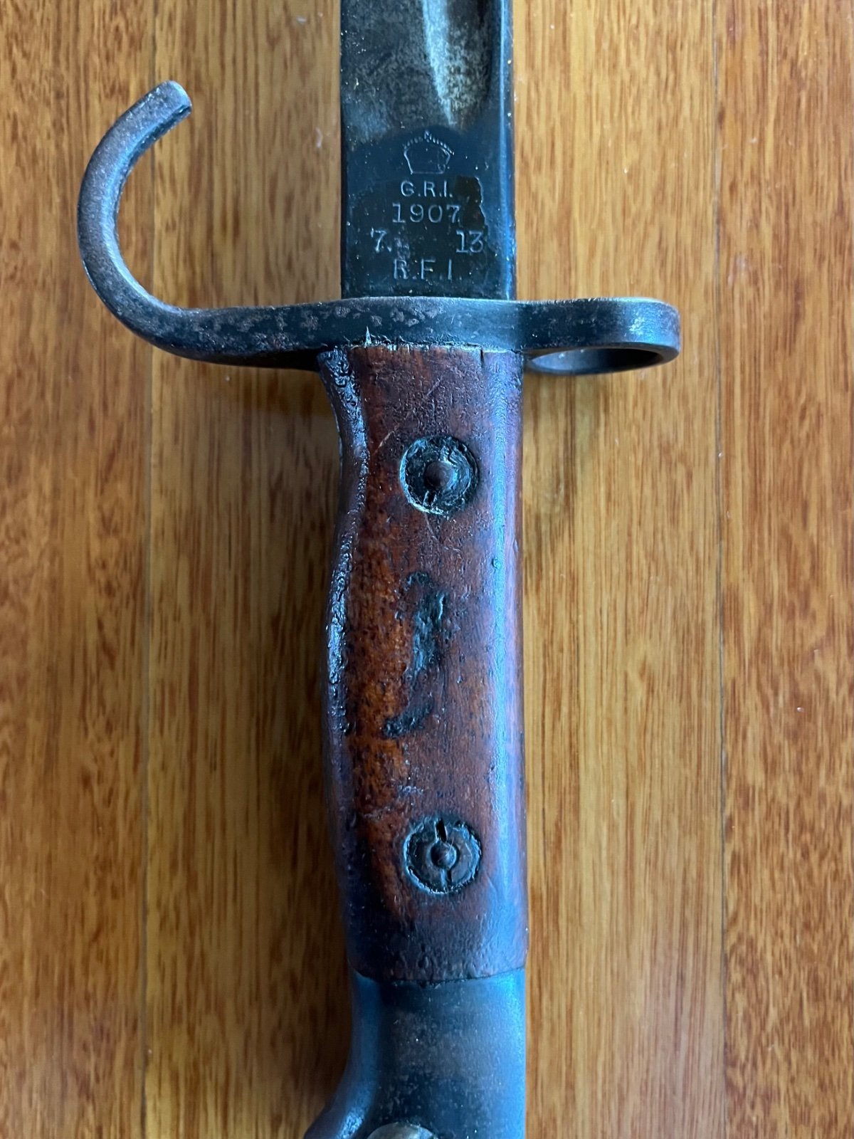 R.F.I. Hooked Quillion 1907 Bayonet - Arms and other weapons - The ...