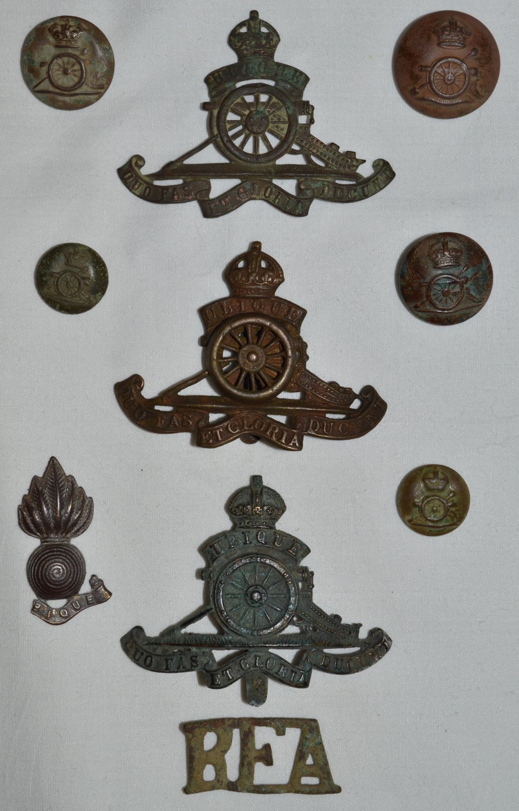 Help needed on ID'ing cap badge / collar badge - Uniforms,Cap Badges ...